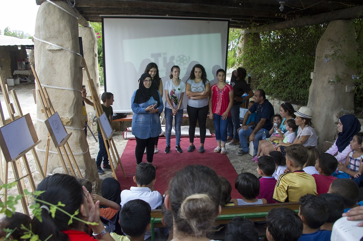 Peace Bus wheels out art and culture in south Lebanon | UNIFIL