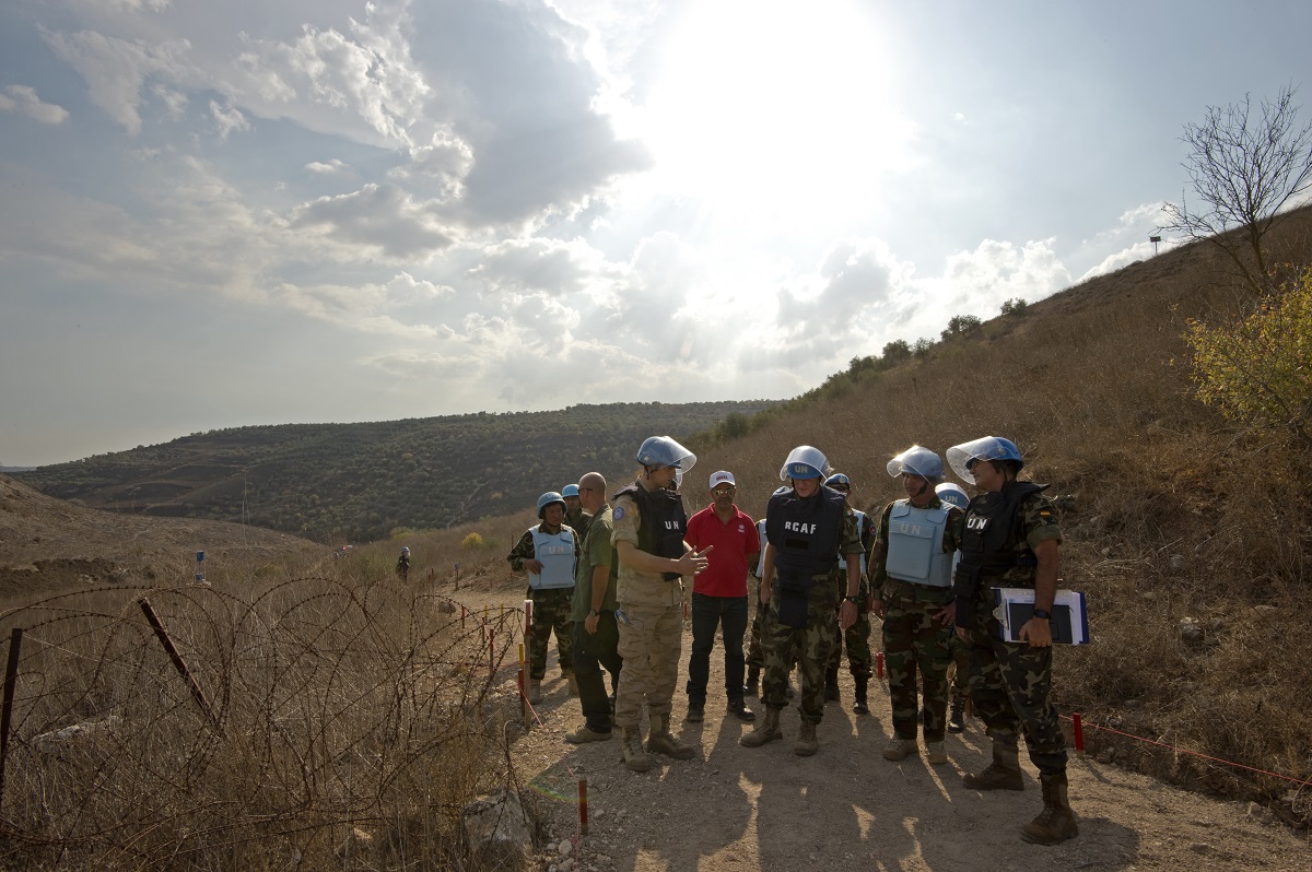 UNIFIL’s Chief Inspects Mine Clearance Work | UNIFIL