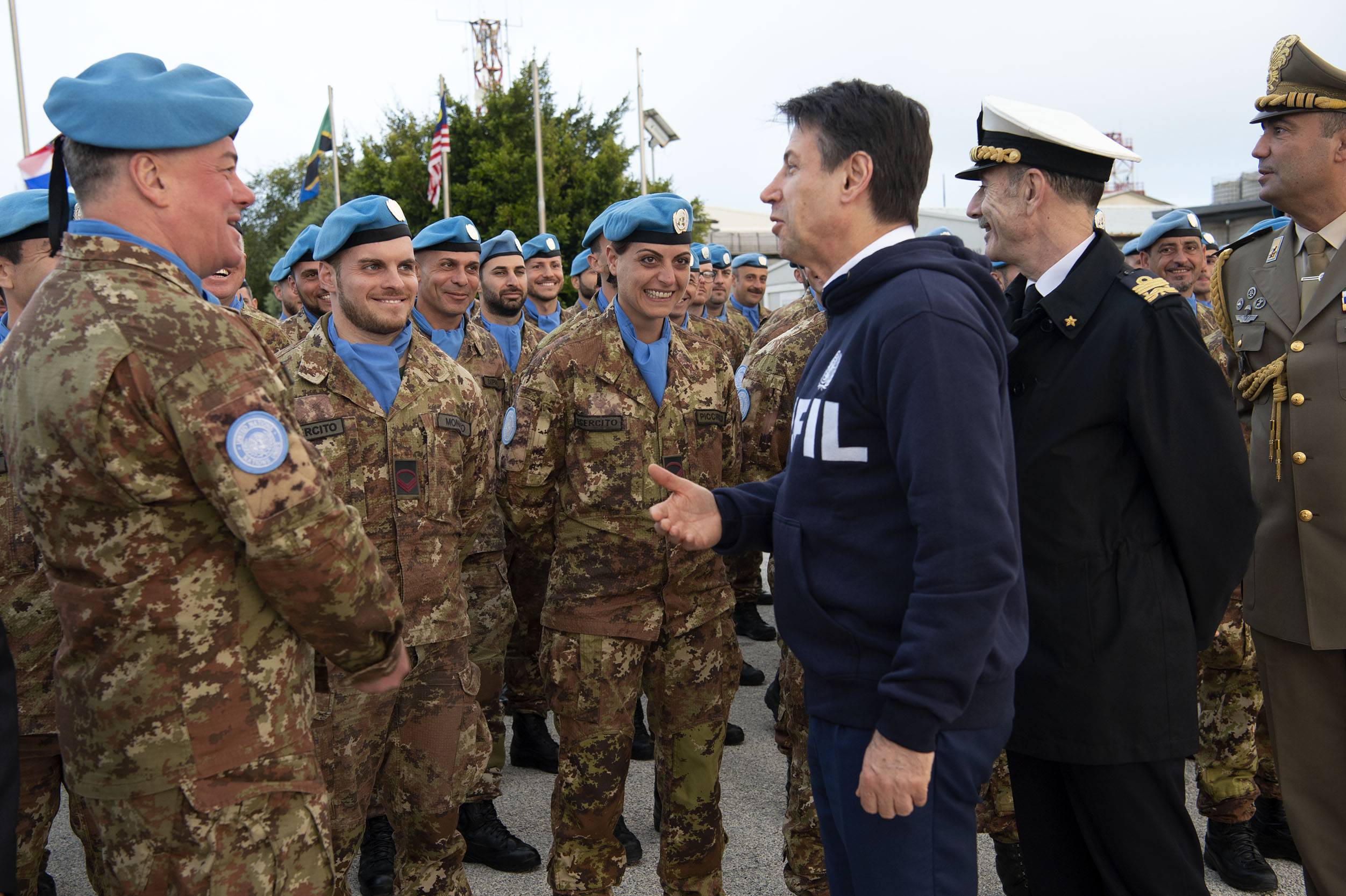 Italian Prime Minister visits UNIFIL and the Italian peacekeepers | UNIFIL