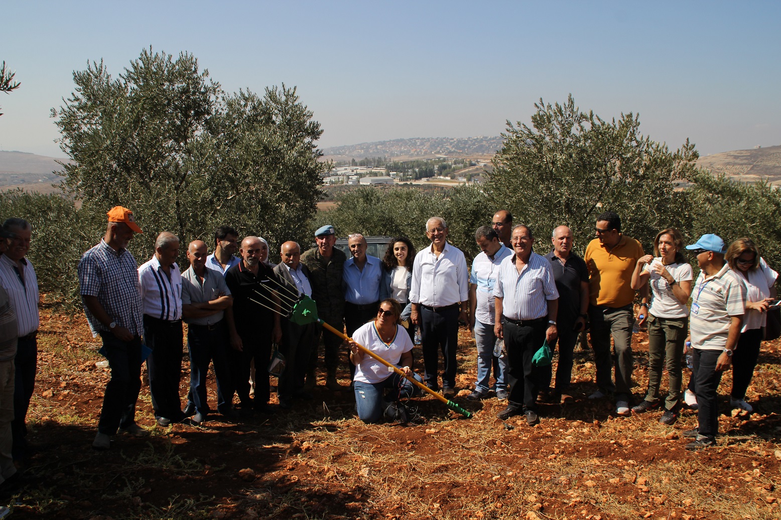 Spanish experts train Lebanese farmers on olive harvesting | UNIFIL Spanish experts train Lebanese farmers on olive harvesting | UNIFIL