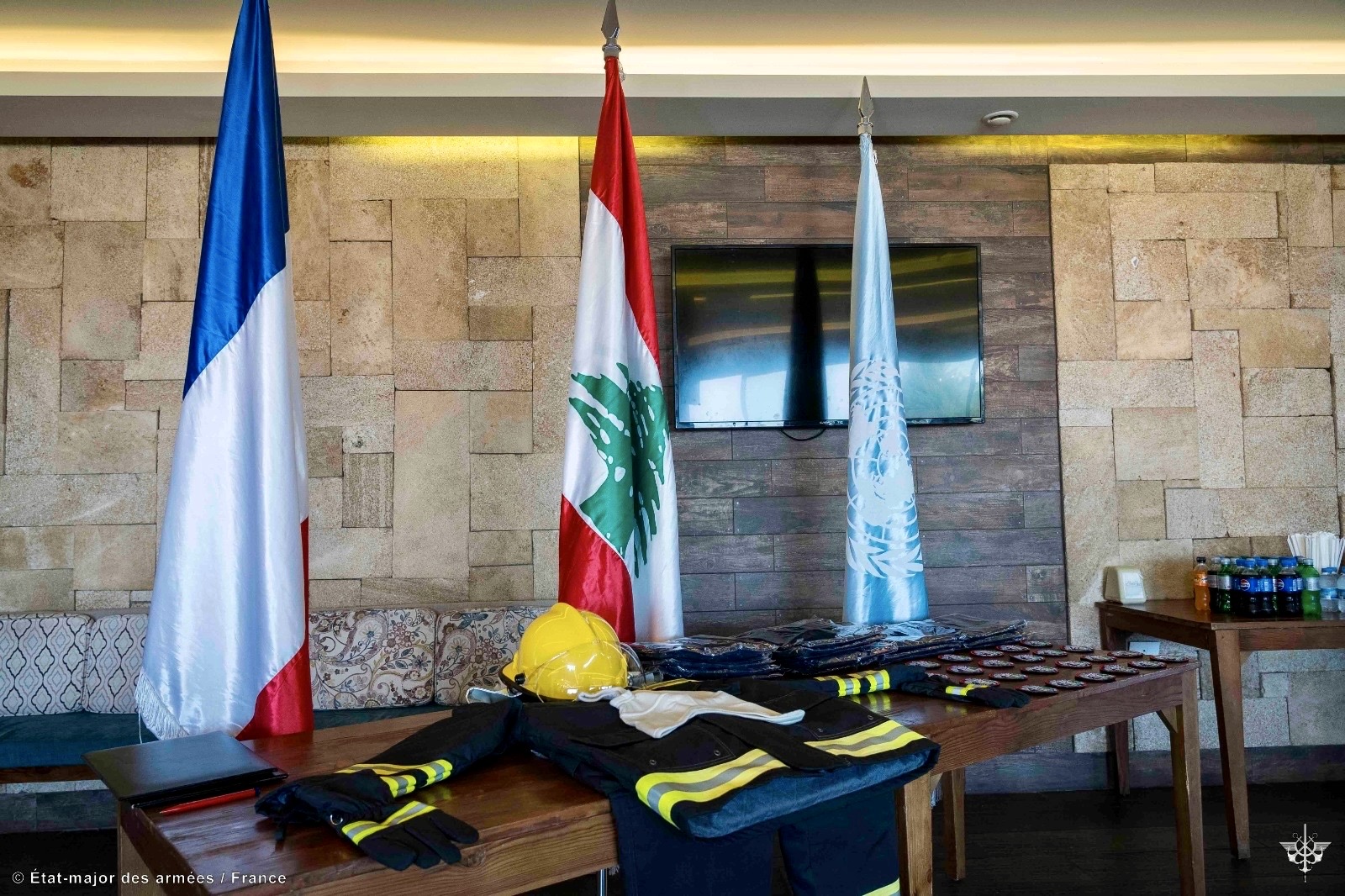 UNIFIL French peacekeepers donate firefighting gear to Lebanese civil ...