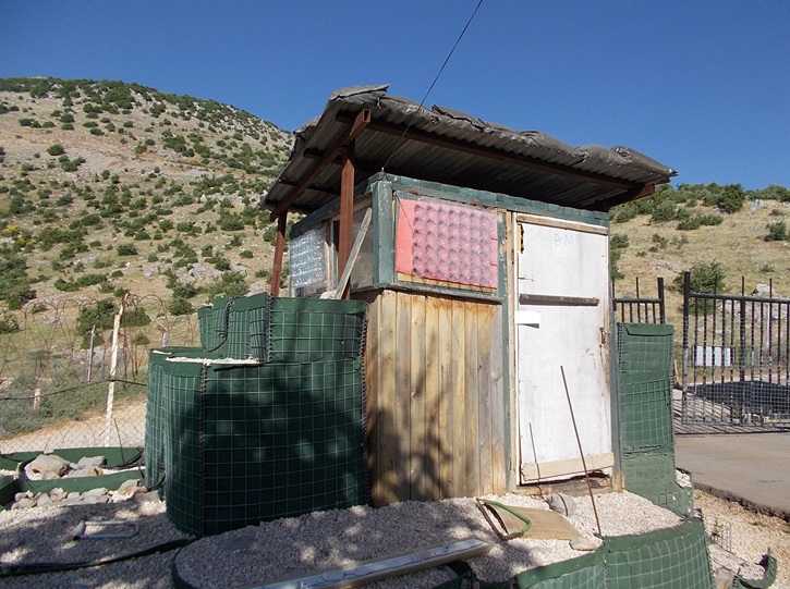 Indian peacekeepers turn plastic bottles into 'eco coolers' | UNIFIL