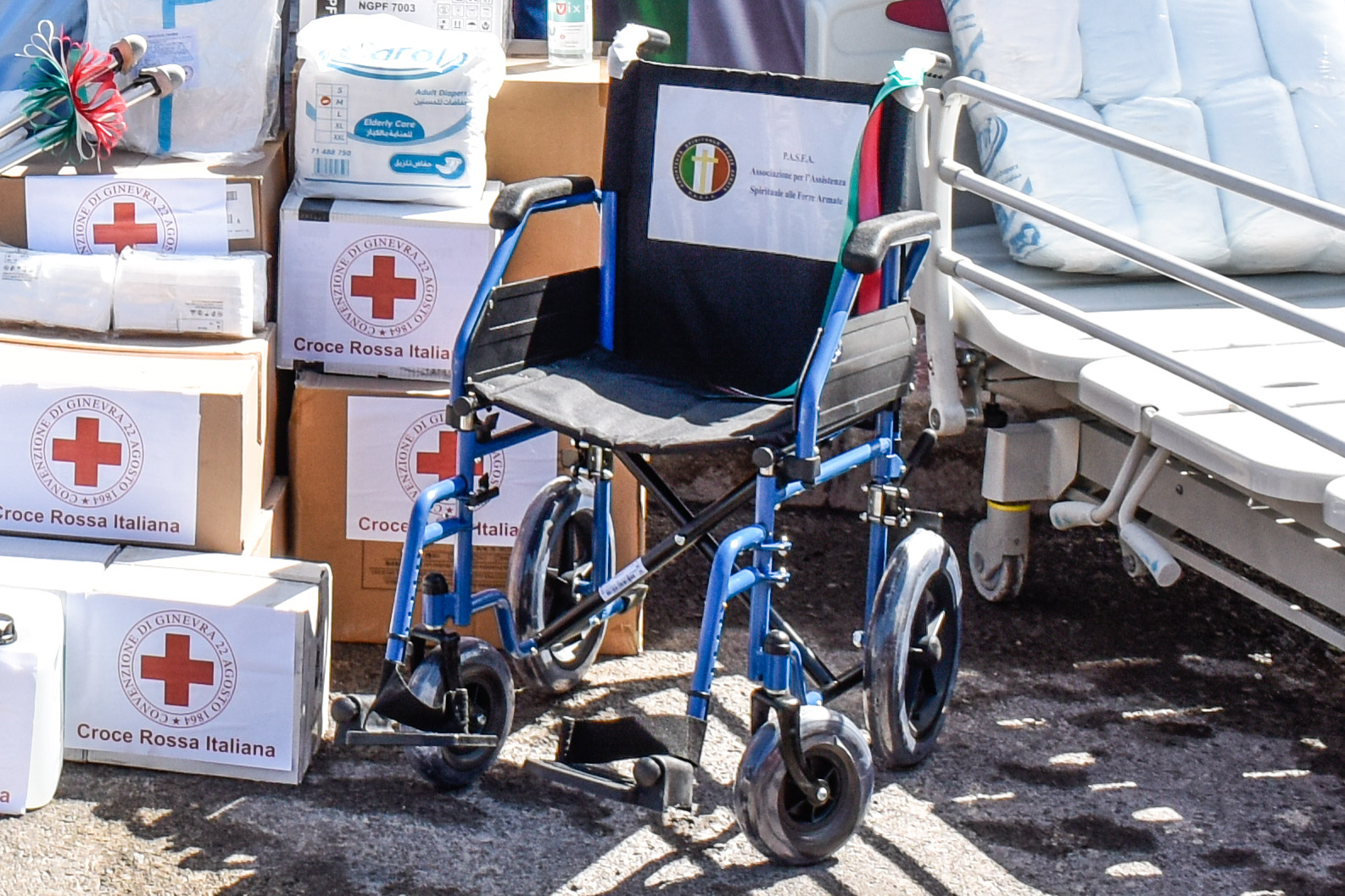 Lebanese Red Cross receives Medical Equipment | UNIFIL